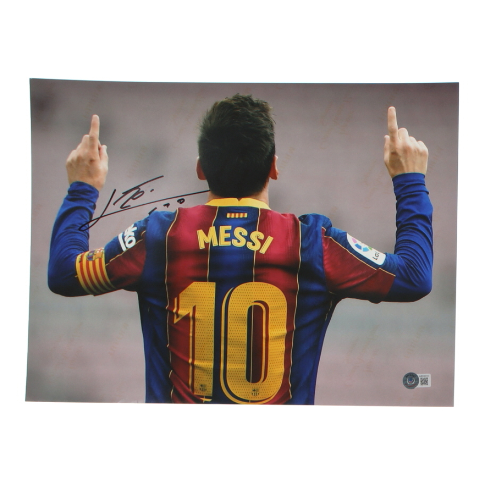 Lionel Messi Signed 12x16 Photo | Pristine Auction