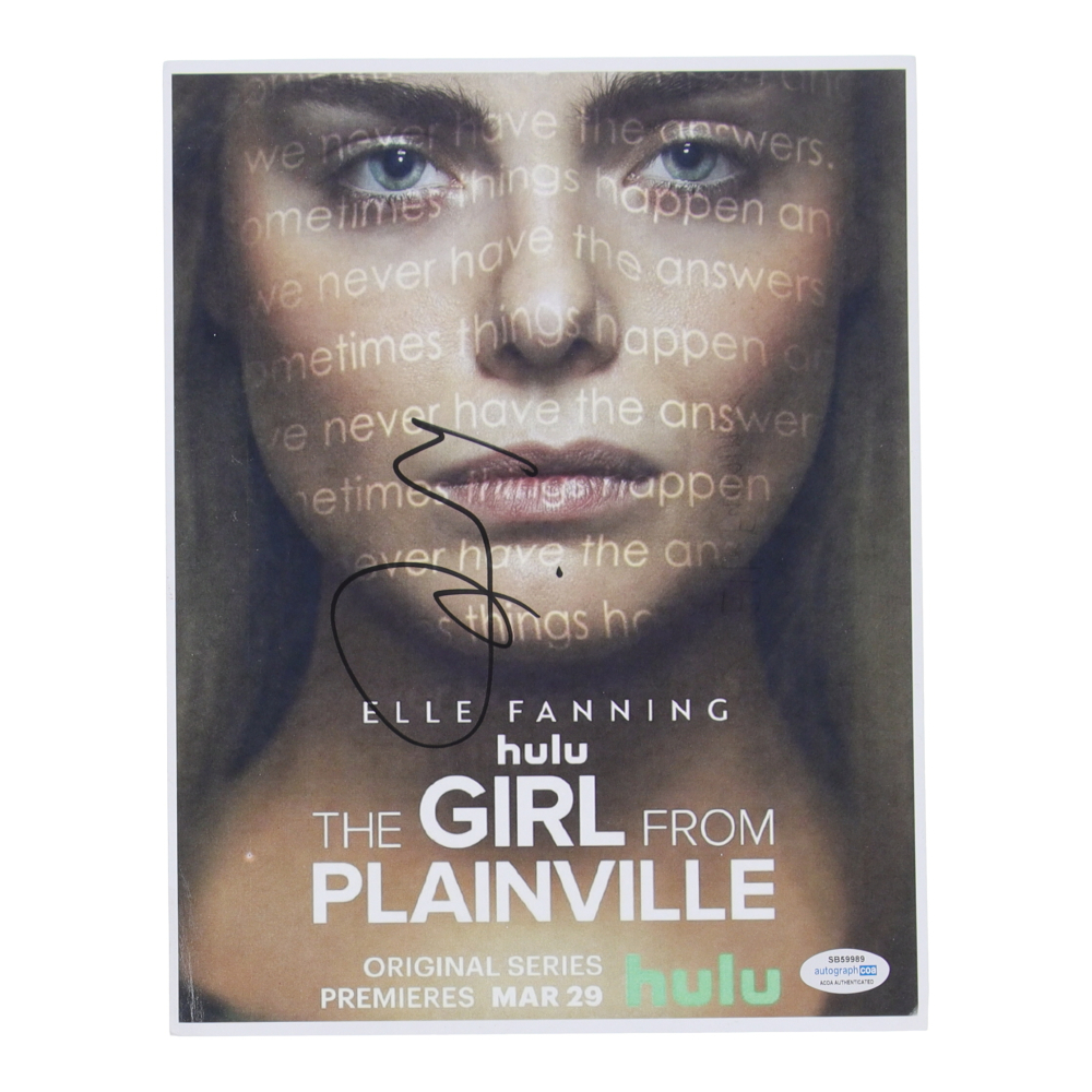 Elle Fanning Signed "The Girl from Plainville" 8x10 Photo (AutographCOA ...