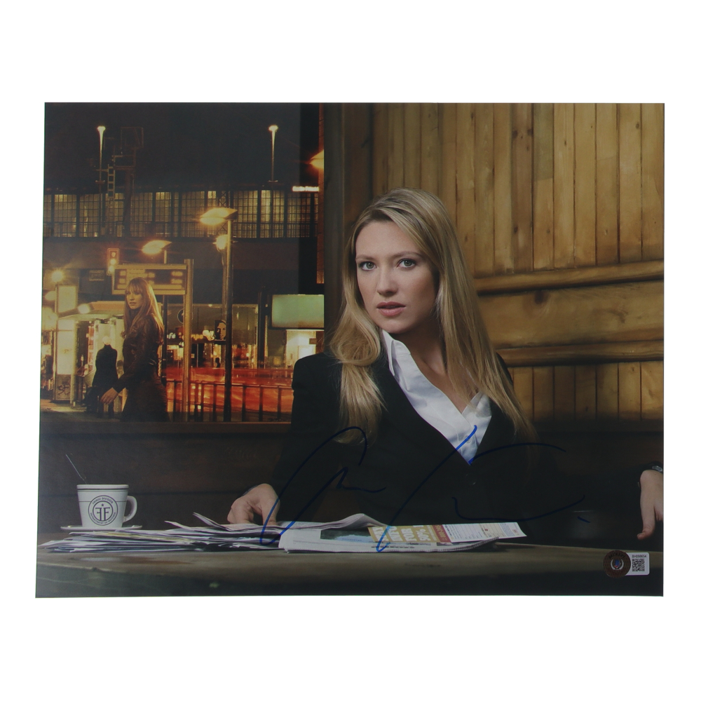 Anna Torv Signed "Fringe" 11x14 Photo (Beckett) | Pristine Auction