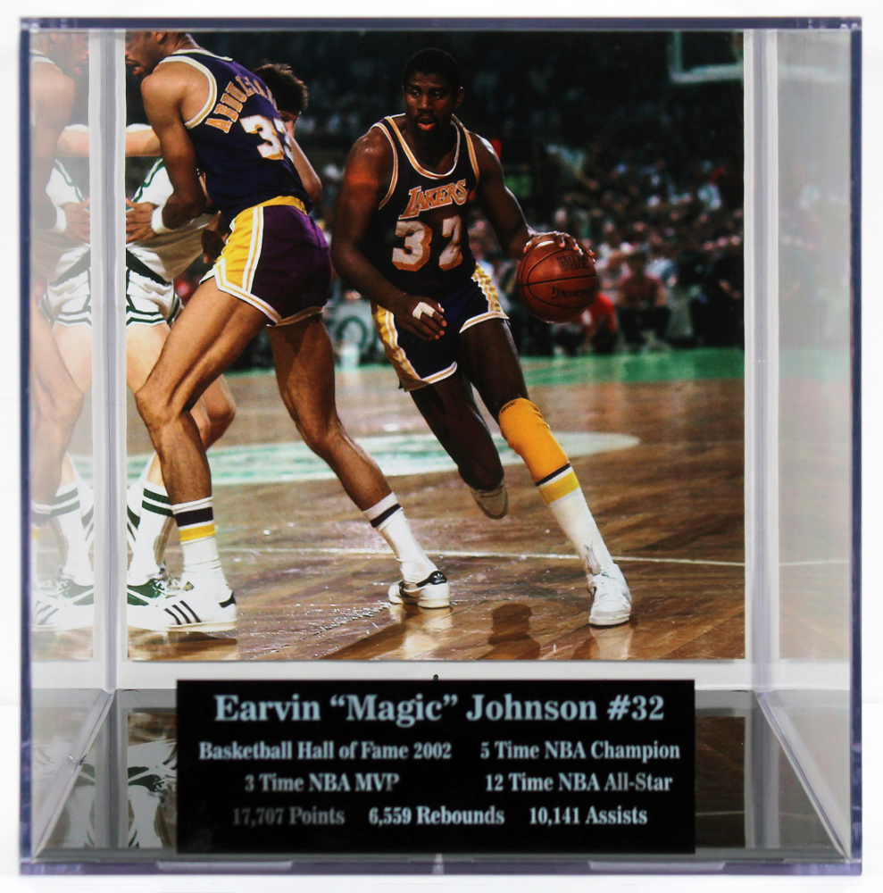 Magic Johnson Signed NBA Basketball with Display Case (Beckett ...