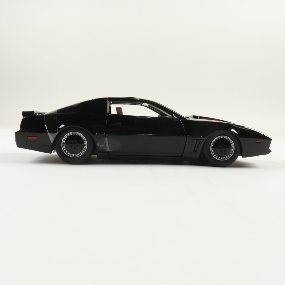 David Hasselhoff Signed "Knight Rider" 1:24 Diecast Car (Beckett ...