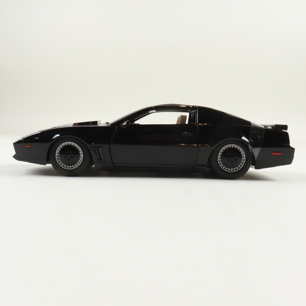David Hasselhoff Signed "Knight Rider" 1:24 Diecast Car (Beckett ...