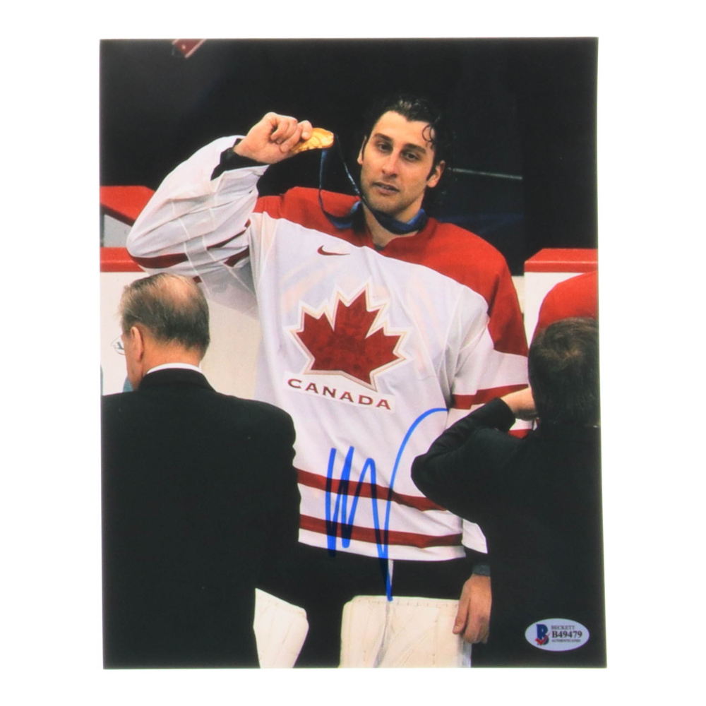 Roberto Luongo Signed Team Canada 8x10 Photo (Beckett) | Pristine Auction