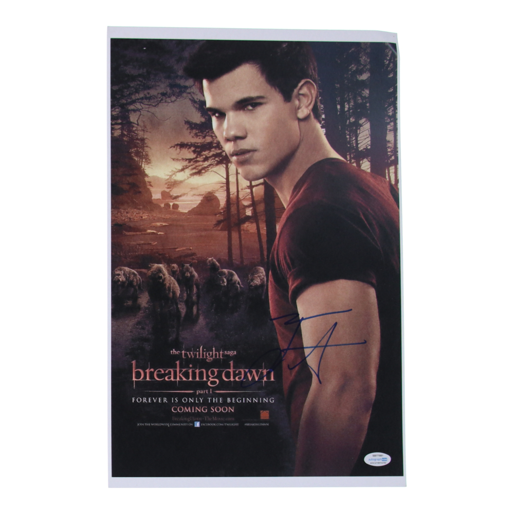 Taylor Lautner Signed "Twilight: Breaking Dawn" 11x17 Photo (ACOA ...