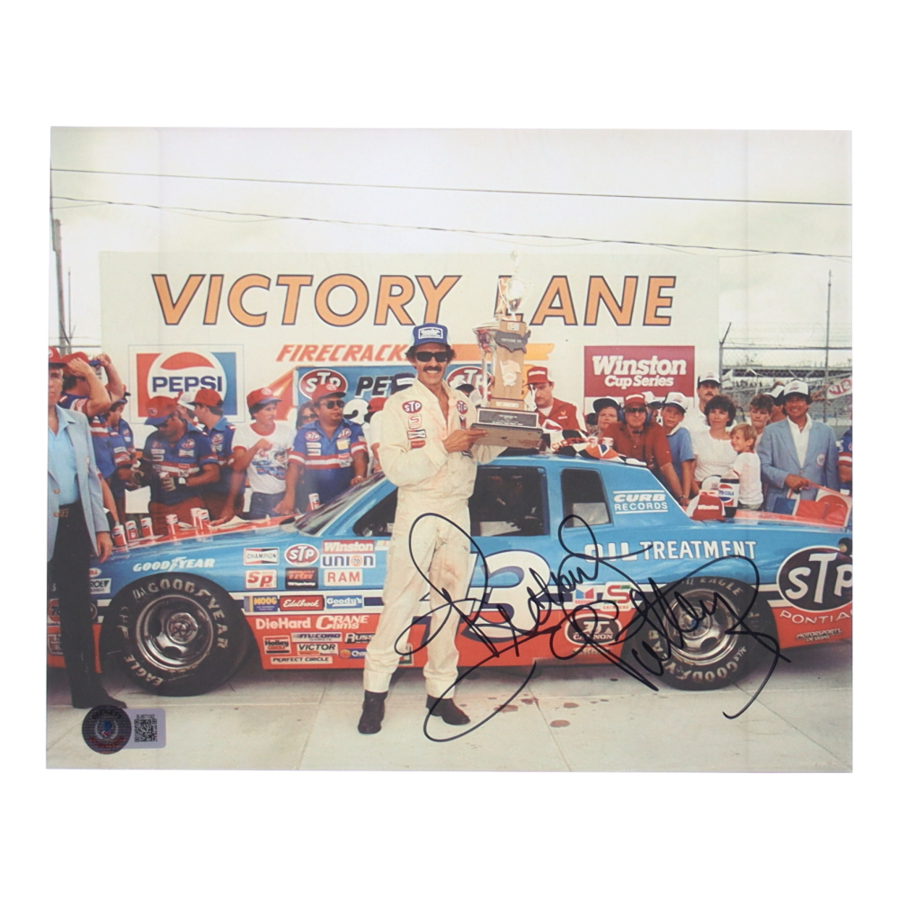 Richard Petty Signed NASCAR 8x10 Photo (Beckett) | Pristine Auction