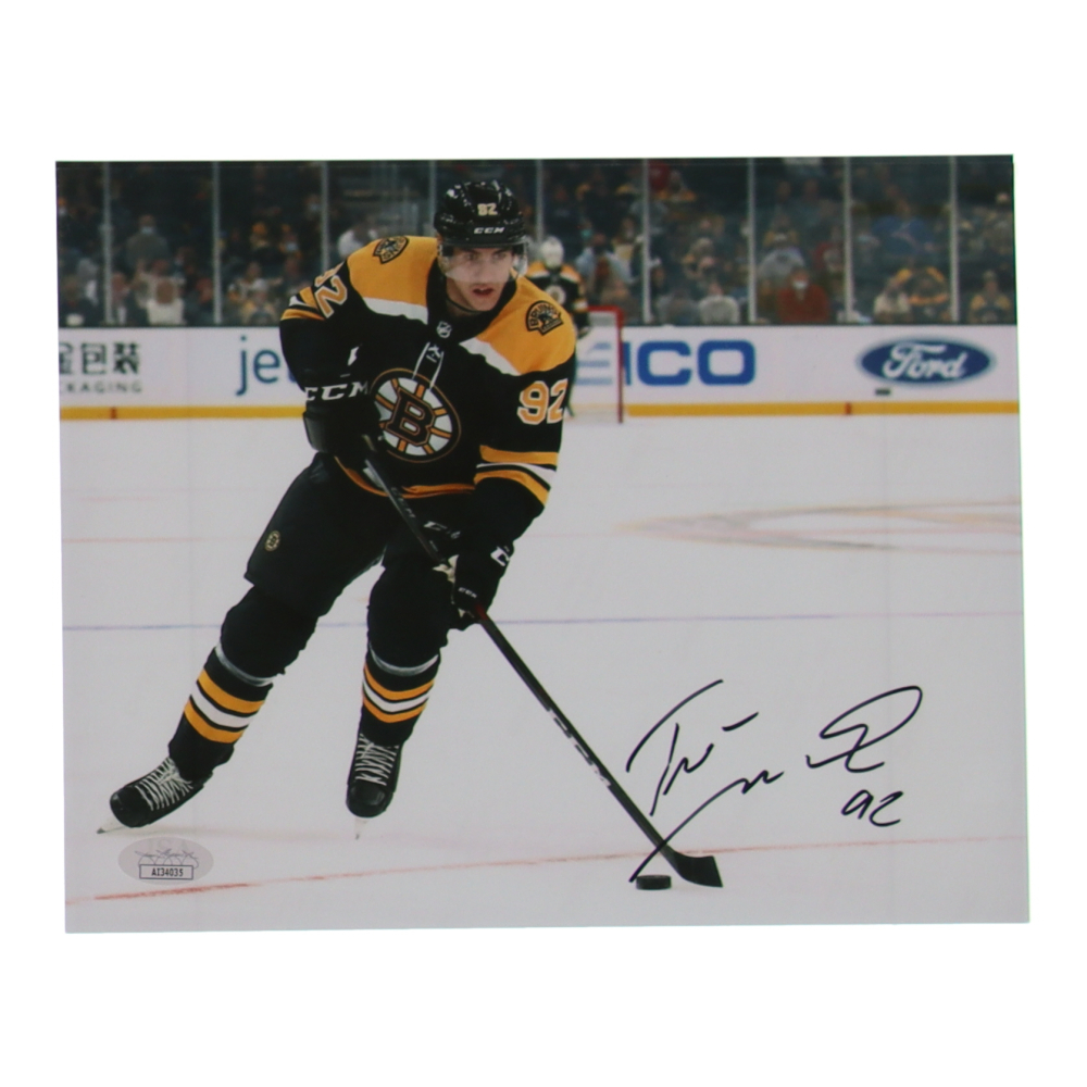 Tomas Nosek Signed Bruins 8x10 Photo (JSA) | Pristine Auction