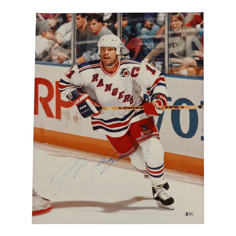 Mark Messier Signed Rangers 16x20 Photo (Beckett) | Pristine Auction