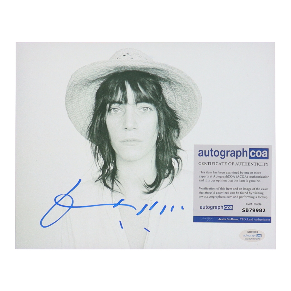 Patti Smith Signed 8x10 Photo (ACOA) | Pristine Auction