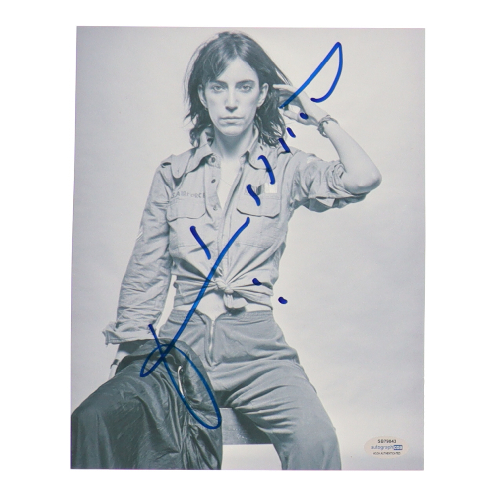 Patti Smith Signed 8x10 Photo (ACOA) | Pristine Auction