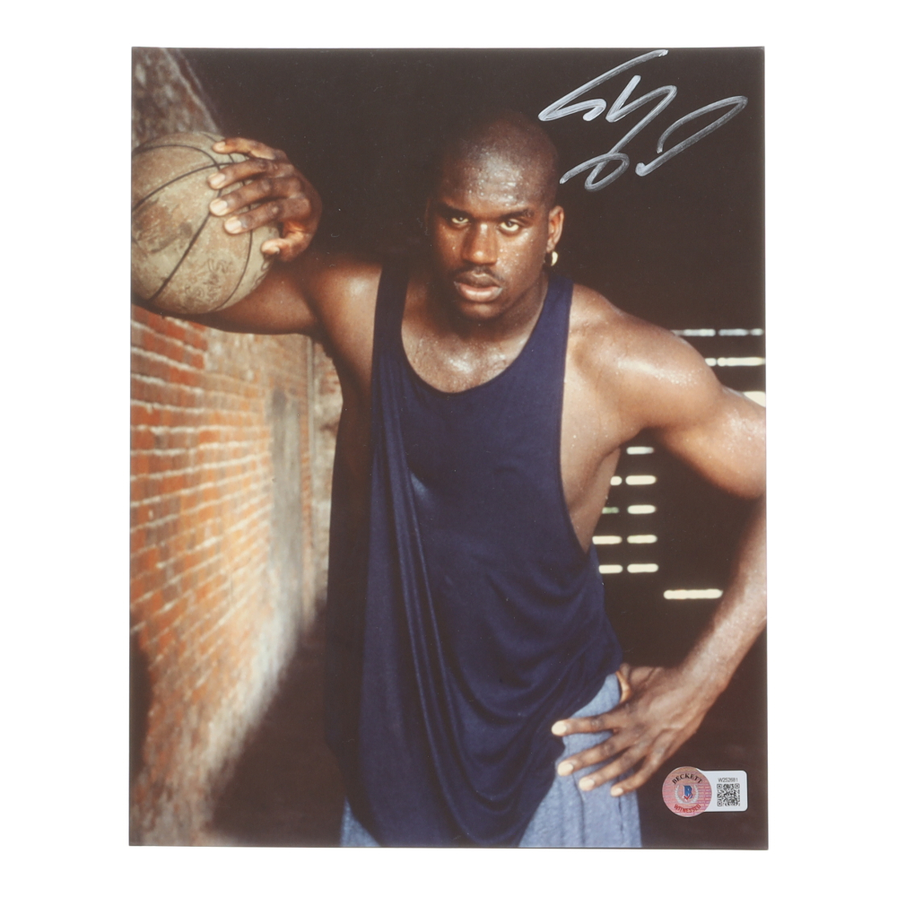 Shaquille O'Neal Signed Magic 8x10 Photo (Beckett) | Pristine Auction