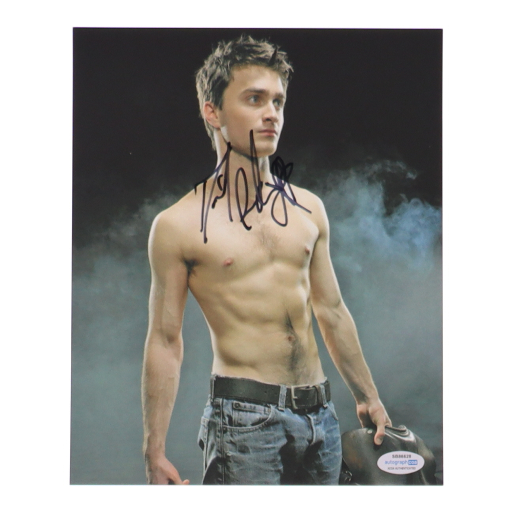 Daniel Radcliffe Signed 8x10 Photo (ACOA) | Pristine Auction