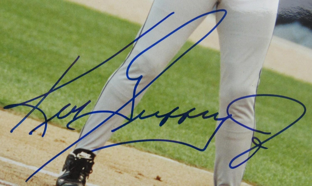 Ken Griffey Jr Signed Mariners 8x10 Photo (JSA) | Pristine Auction