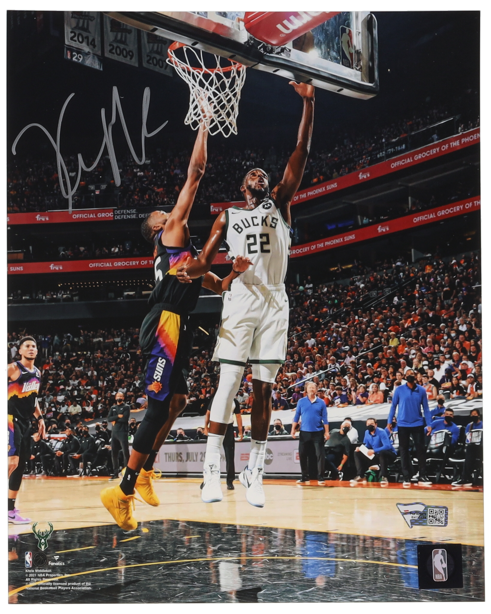 Khris Middleton Signed Bucks 8x10 Photo (Fanatics) | Pristine Auction