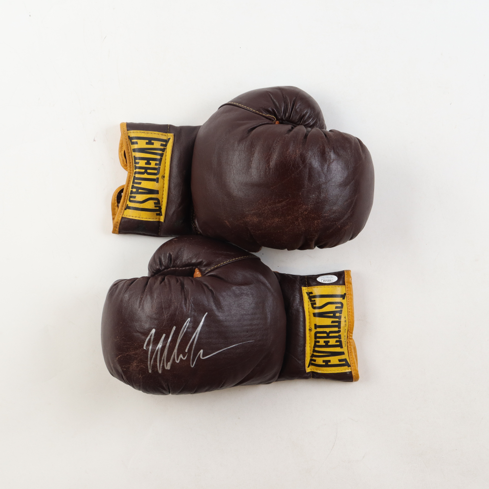 Mike Tyson Signed Vintage Everlast Vintage Boxing Glove Set (JSA ...