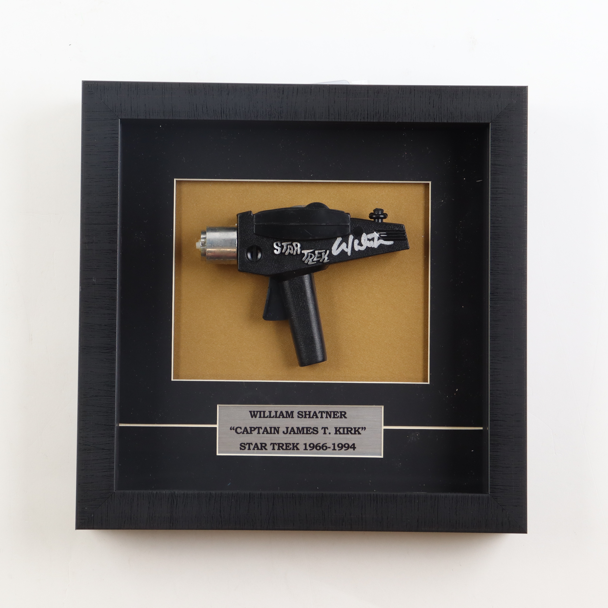 William Shatner Signed Custom Shadowboxed "Star Trek" Classic Phaser ...