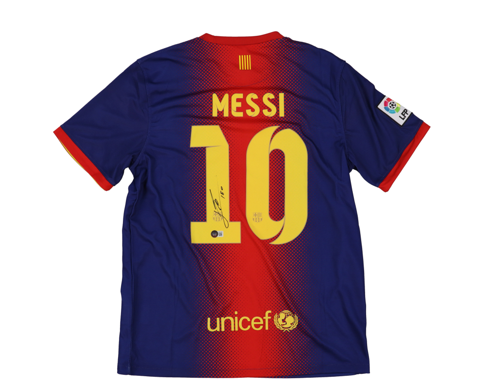 Lionel Messi Signed Barcelona Jersey (Beckett) | Pristine Auction