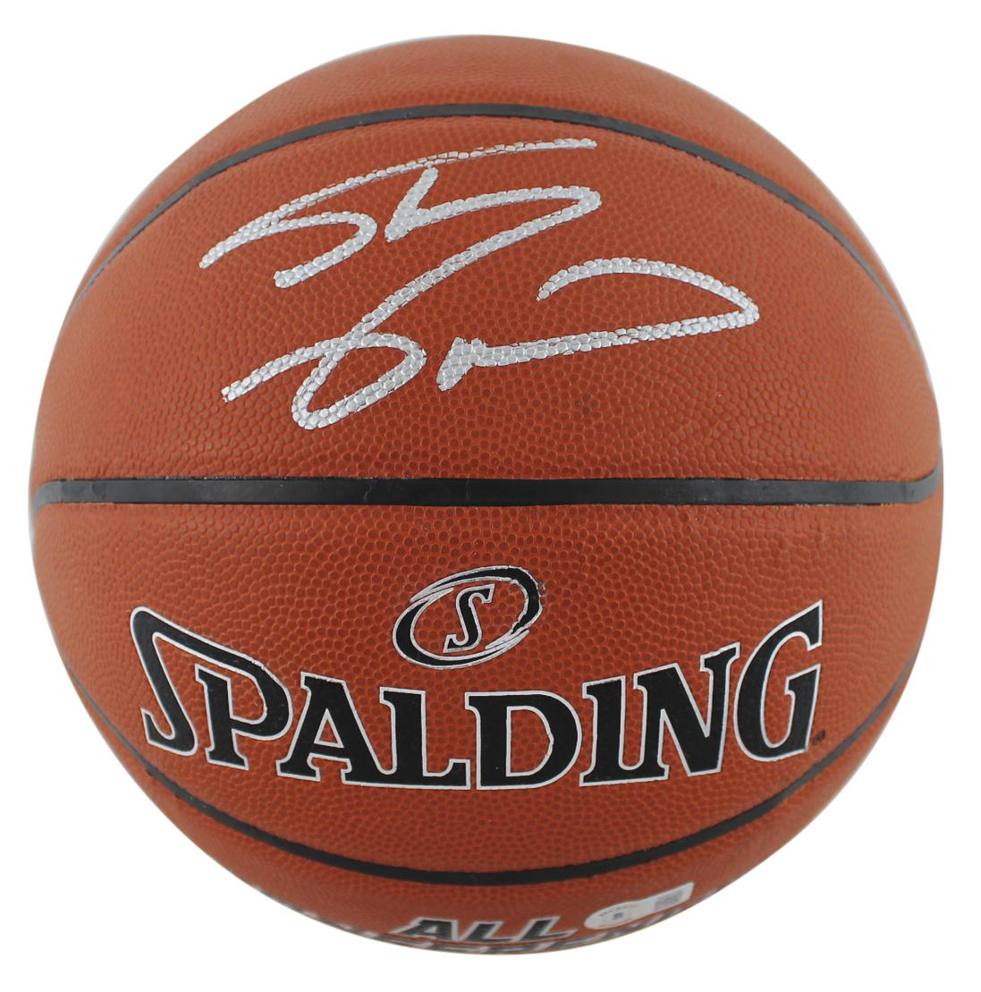 Shaquille O'Neal Signed Basketball with Display Case (Beckett ...