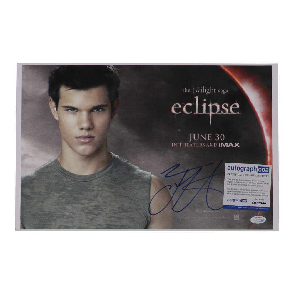 Taylor Lautner Signed "Twilight: Eclipse" 11x17 Photo (ACOA) | Pristine Auction