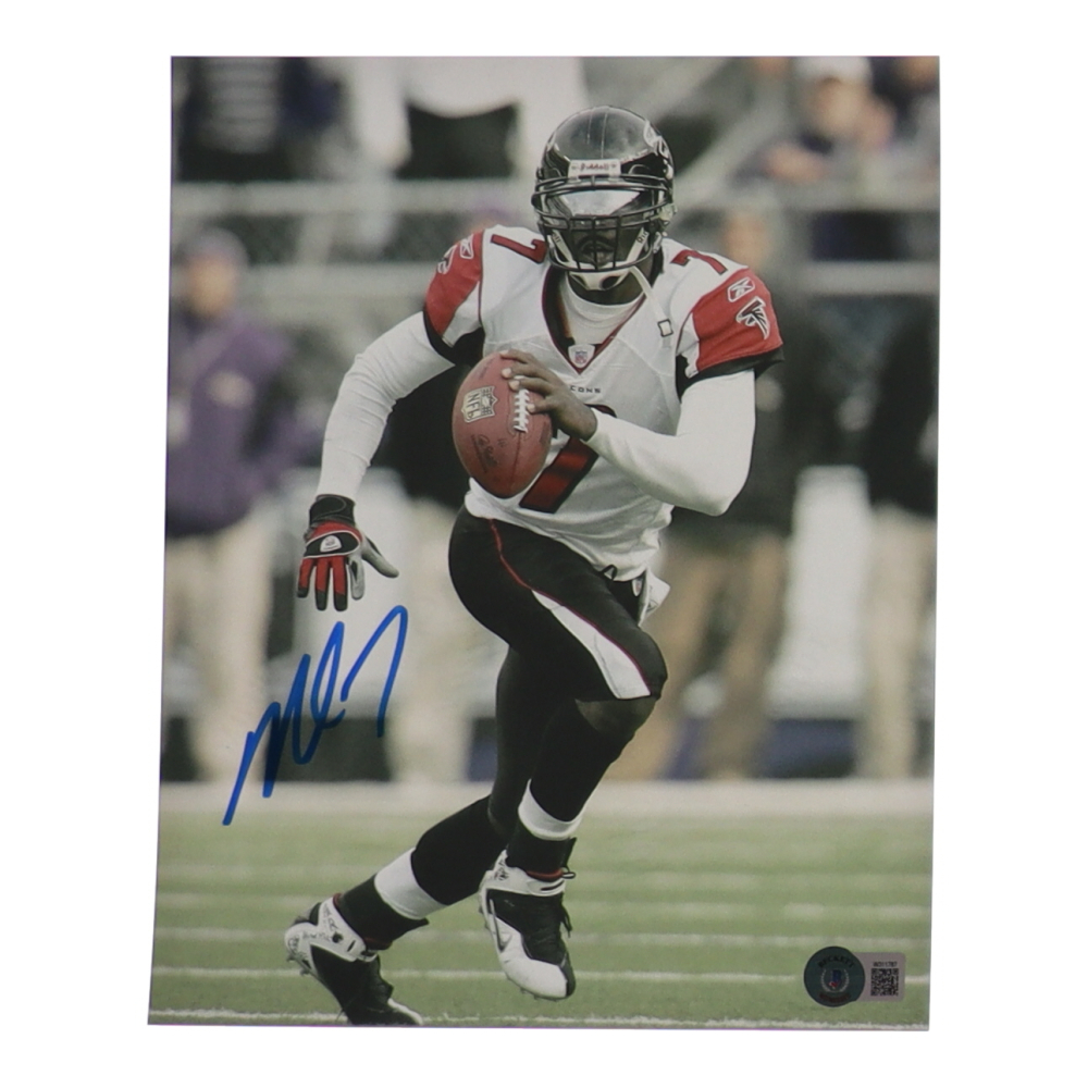 Michael Vick Signed Falcons 8x10 Photo (Beckett) | Pristine Auction