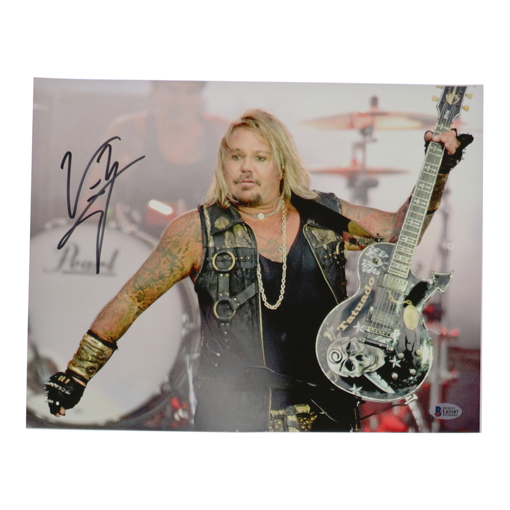 Vince Neil Signed "Motley Crue" 11x14 Photo (Beckett) | Pristine Auction