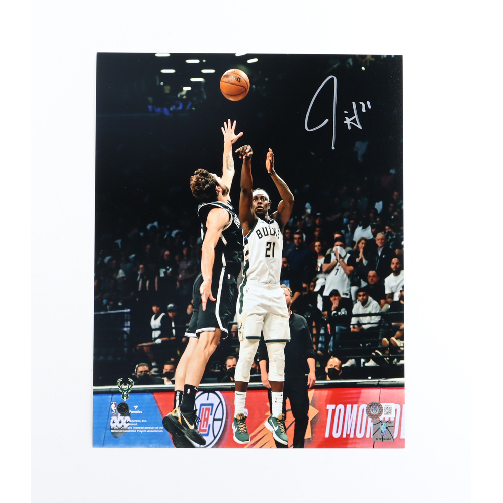 Jrue Holiday Signed Bucks 11x14 Photo (Beckett) | Pristine Auction
