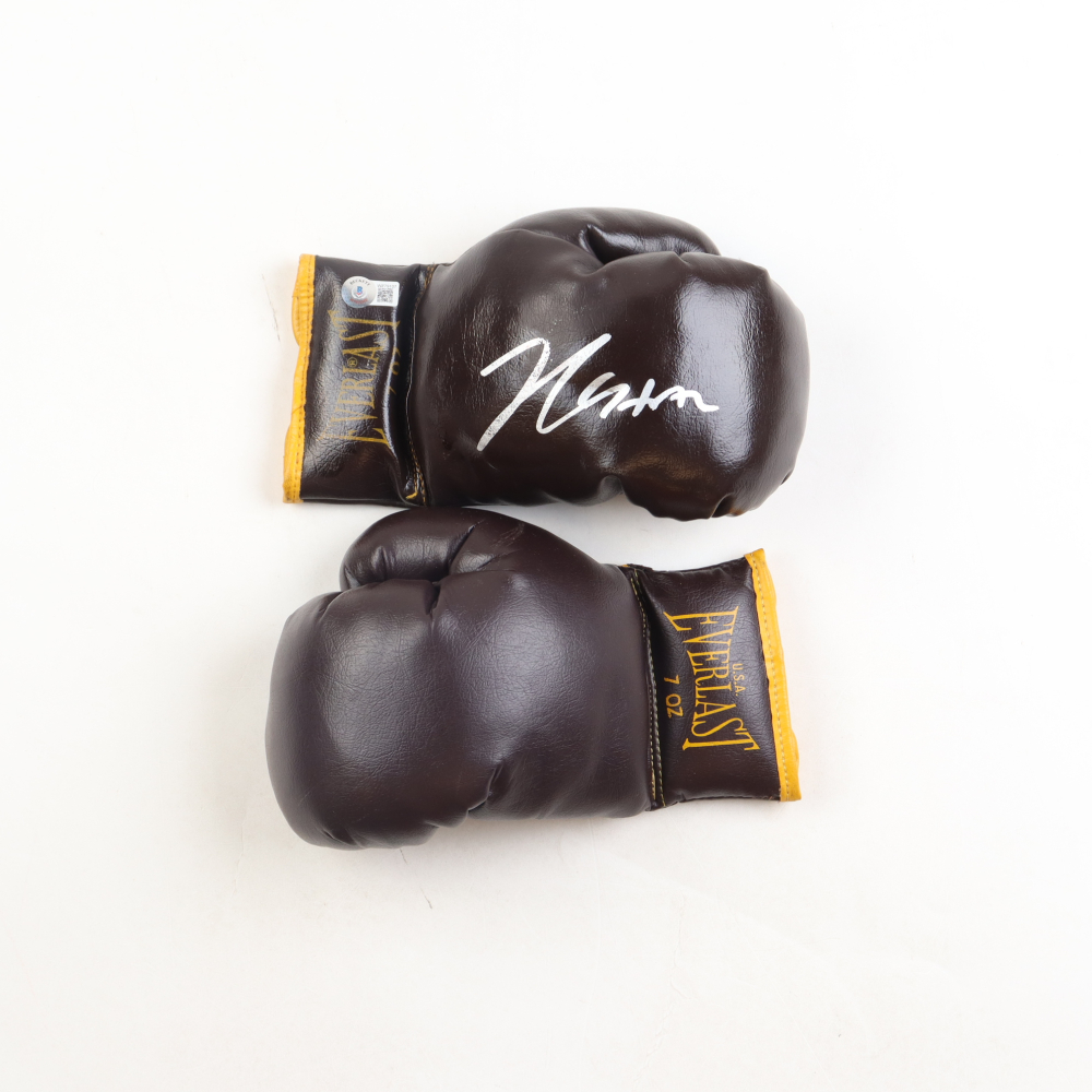 Julio Cesar Chavez Signed Vintage Boxing Glove with Display Case ...