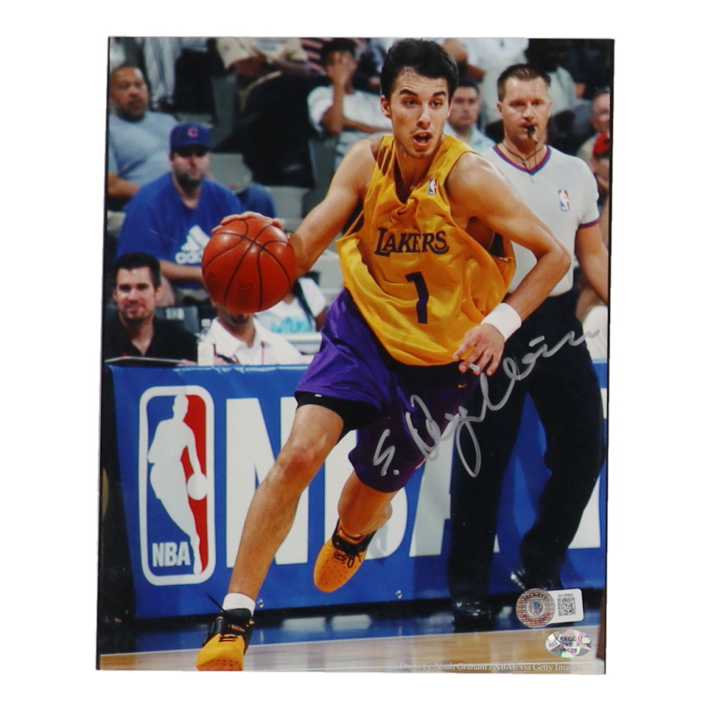 Sasha Vujacic Signed Lakers 8x10 Photo (Beckett) | Pristine Auction