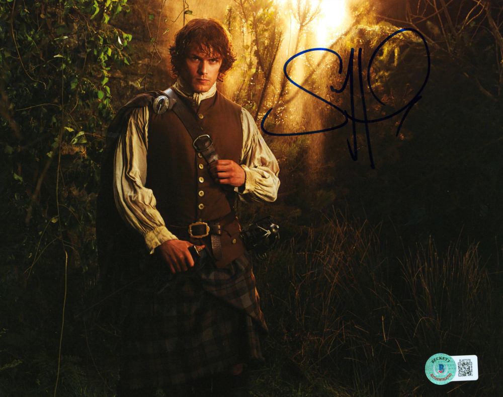 Sam Heughan Signed "Outlander" 8x10 Photo (Beckett) | Pristine Auction