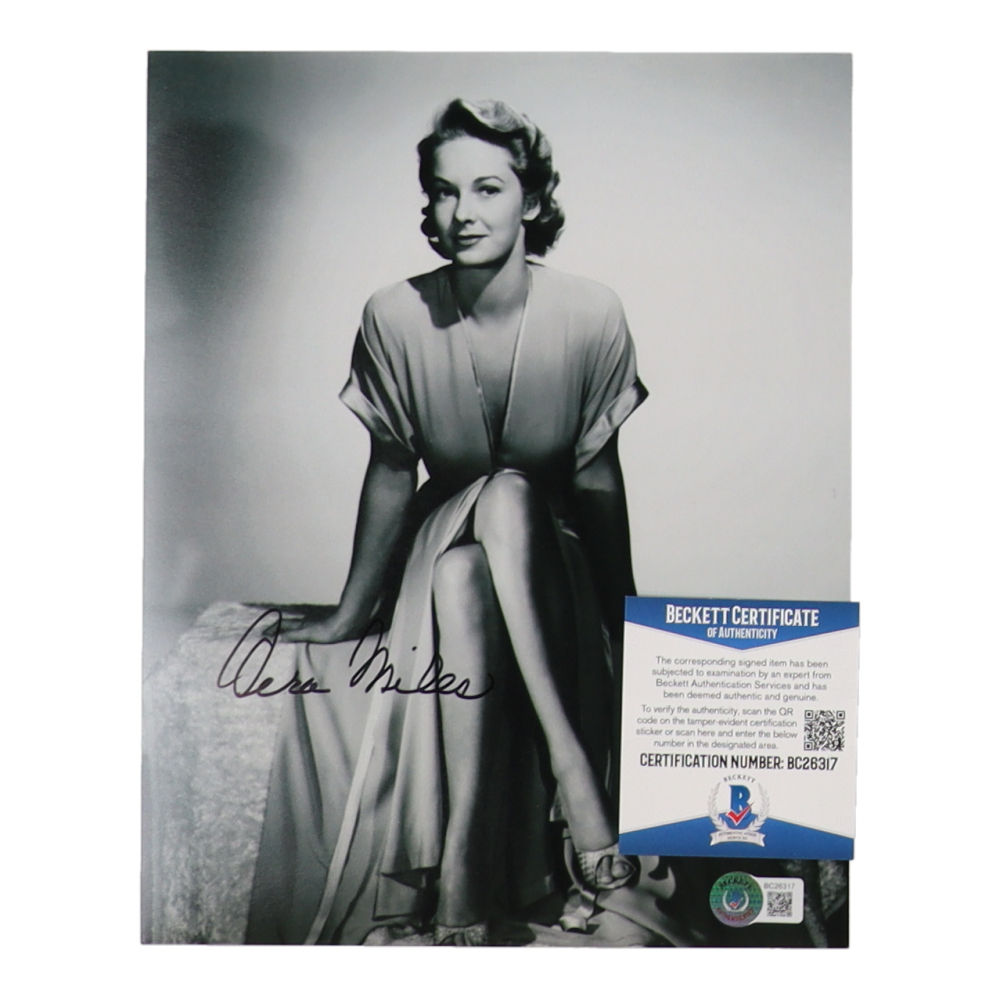Vera Miles Signed 8x10 Photo (Beckett) | Pristine Auction