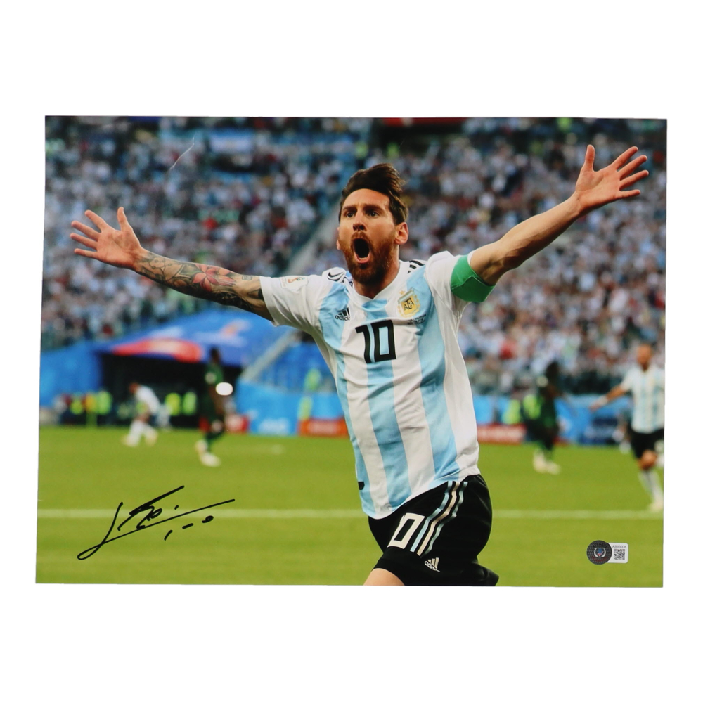 Lionel Messi Signed 12x16 Photo (Beckett) | Pristine Auction