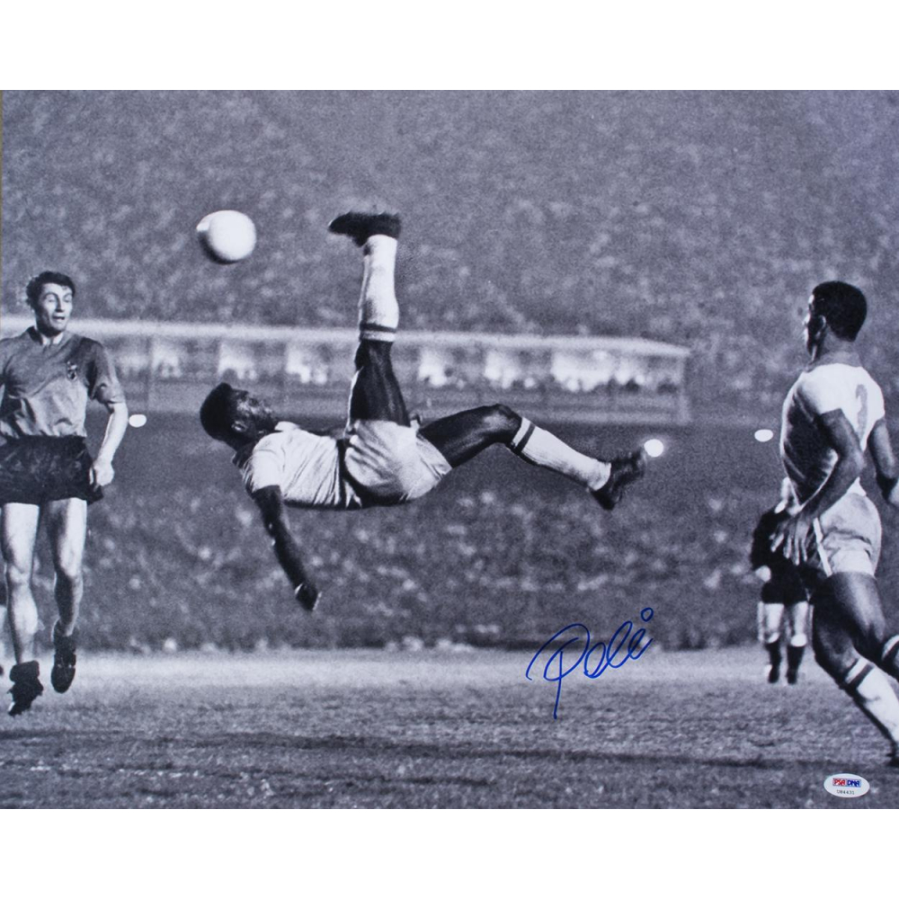 Pele Signed Brazil 16x20 Photo (PSA) | Pristine Auction