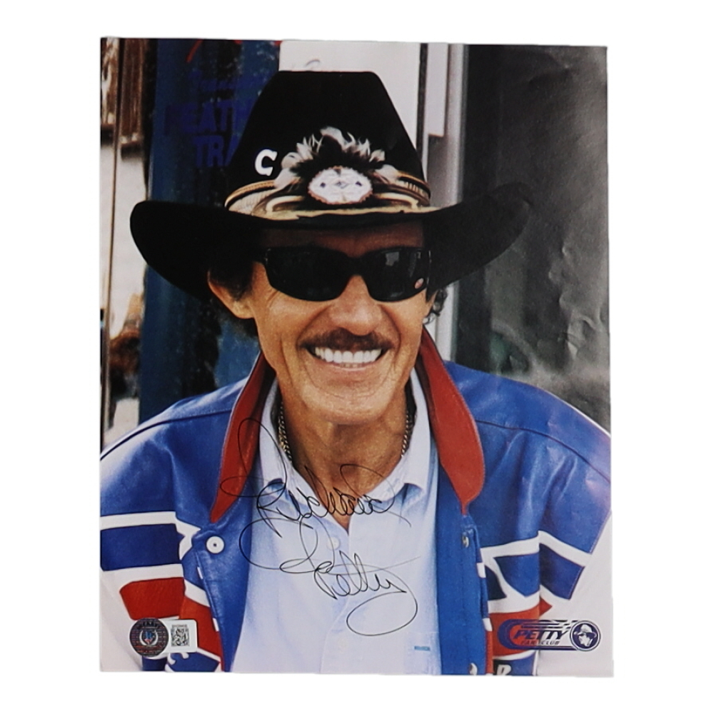 Richard Petty Signed NASCAR 8x10 Photo (Beckett) | Pristine Auction