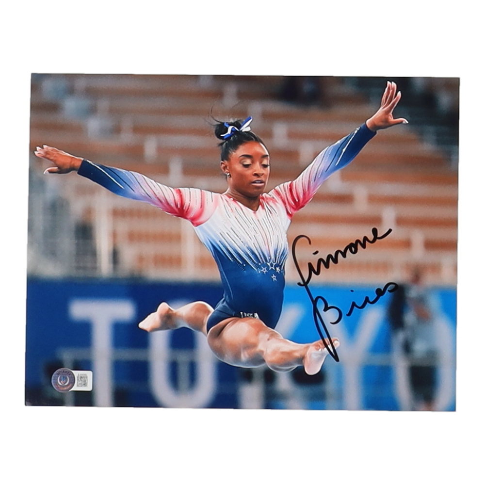 Simone Biles Signed 8x10 Photo (Beckett) | Pristine Auction