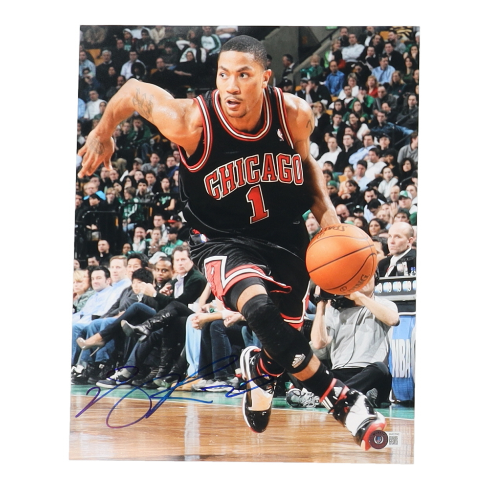 Derrick Rose Signed Bulls 11x14 Photo (Beckett) | Pristine Auction