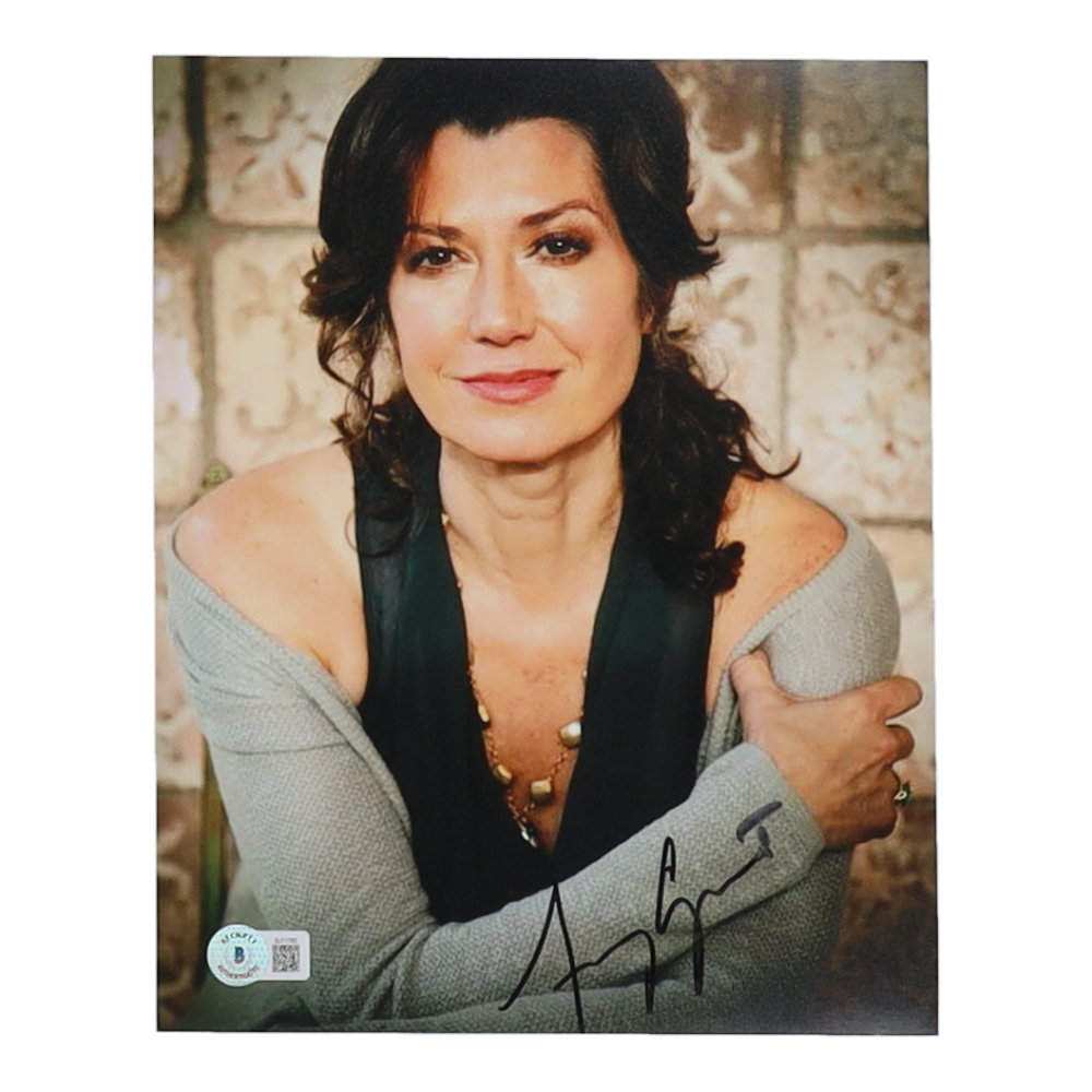 Amy Grant Signed 8x10 Photo (Beckett) | Pristine Auction