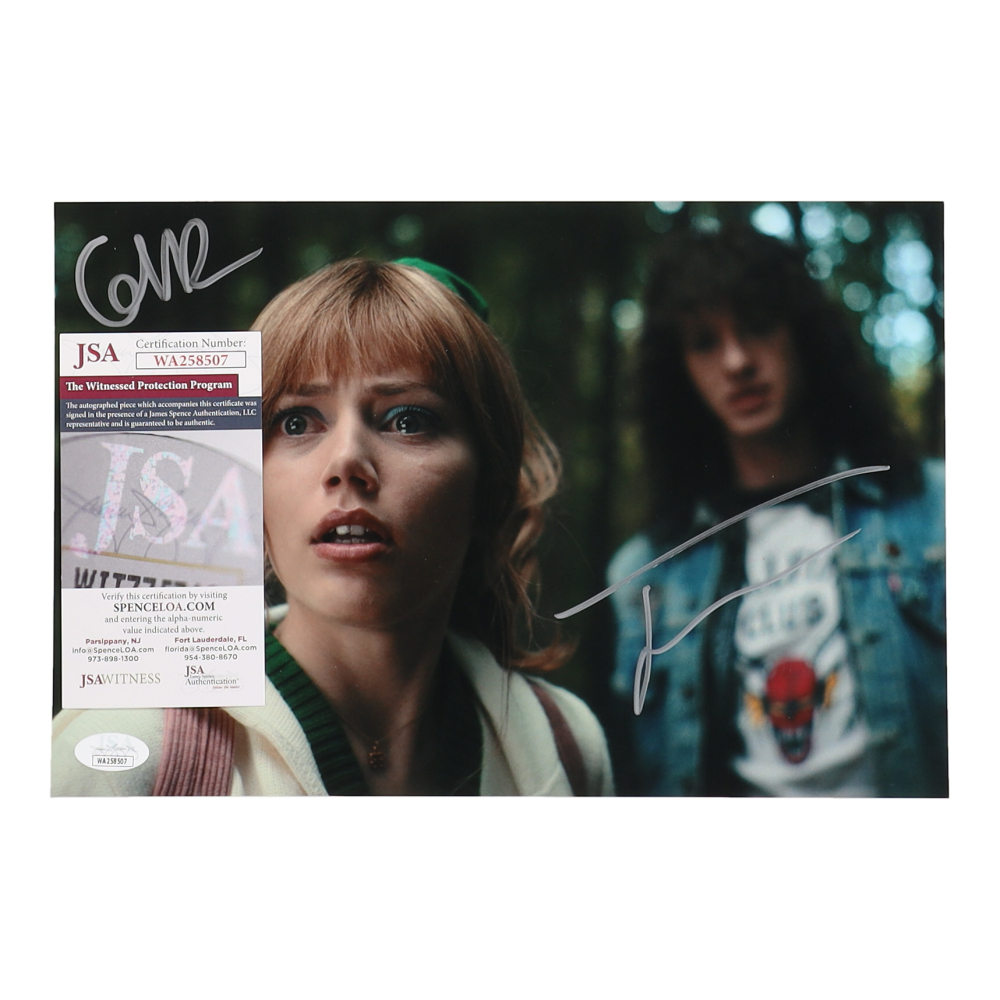 Joseph Quinn & Grace Van Dien Signed "Stranger Things" 8x11 Photo (JSA ...