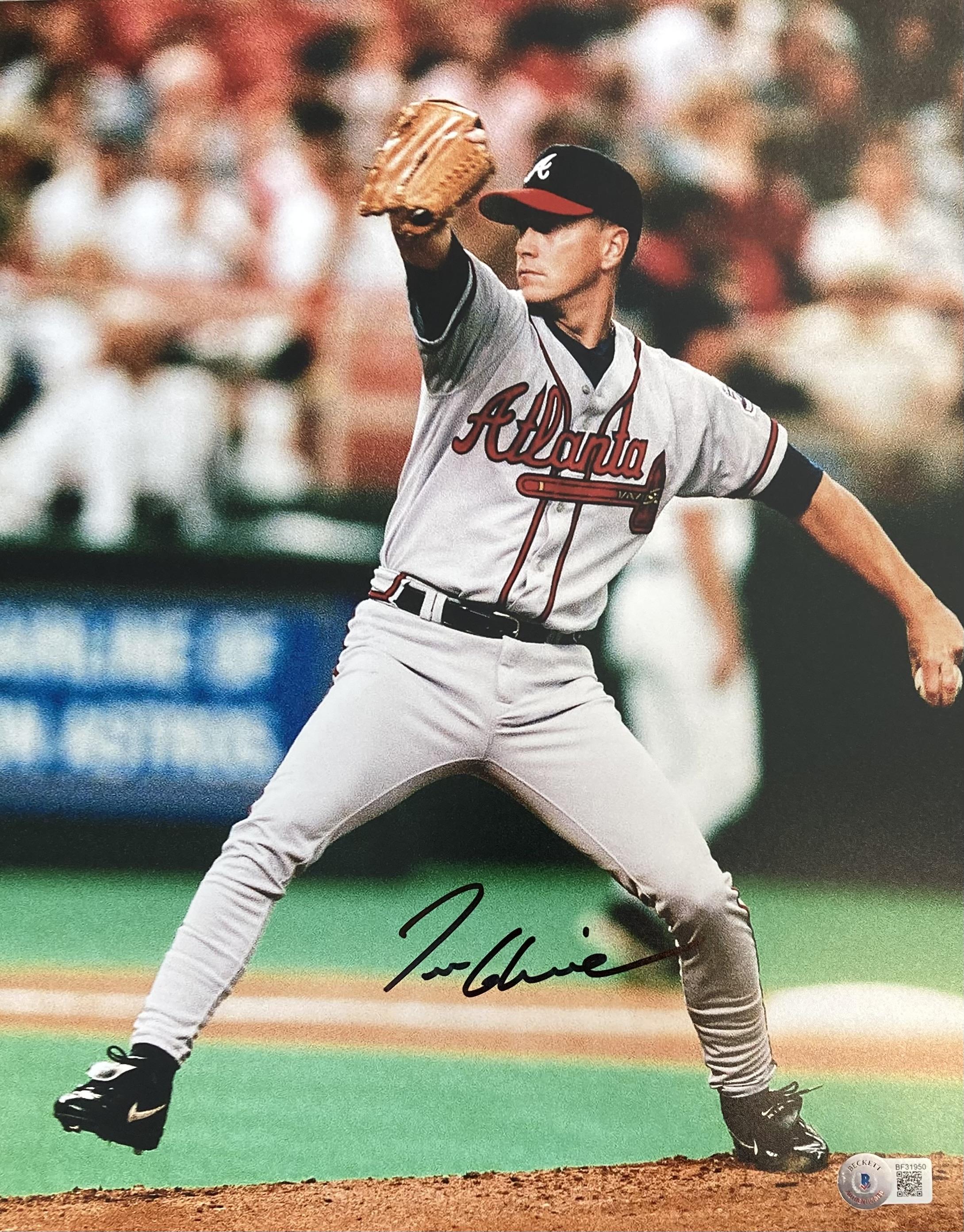 Tom Glavine Signed Braves 11x14 Photo (Beckett) | Pristine Auction