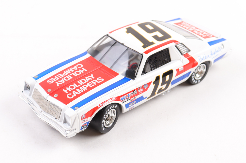 Dale Earnhardt LE #19 Belden Asphalt 1977 Malibu Elite 1:24 Diecast Car ...