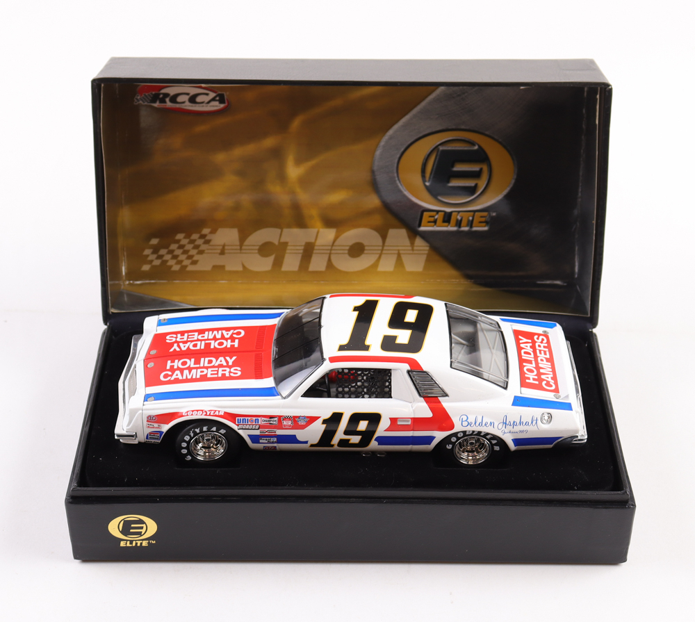 Dale Earnhardt LE #19 Belden Asphalt 1977 Malibu Elite 1:24 Diecast Car ...