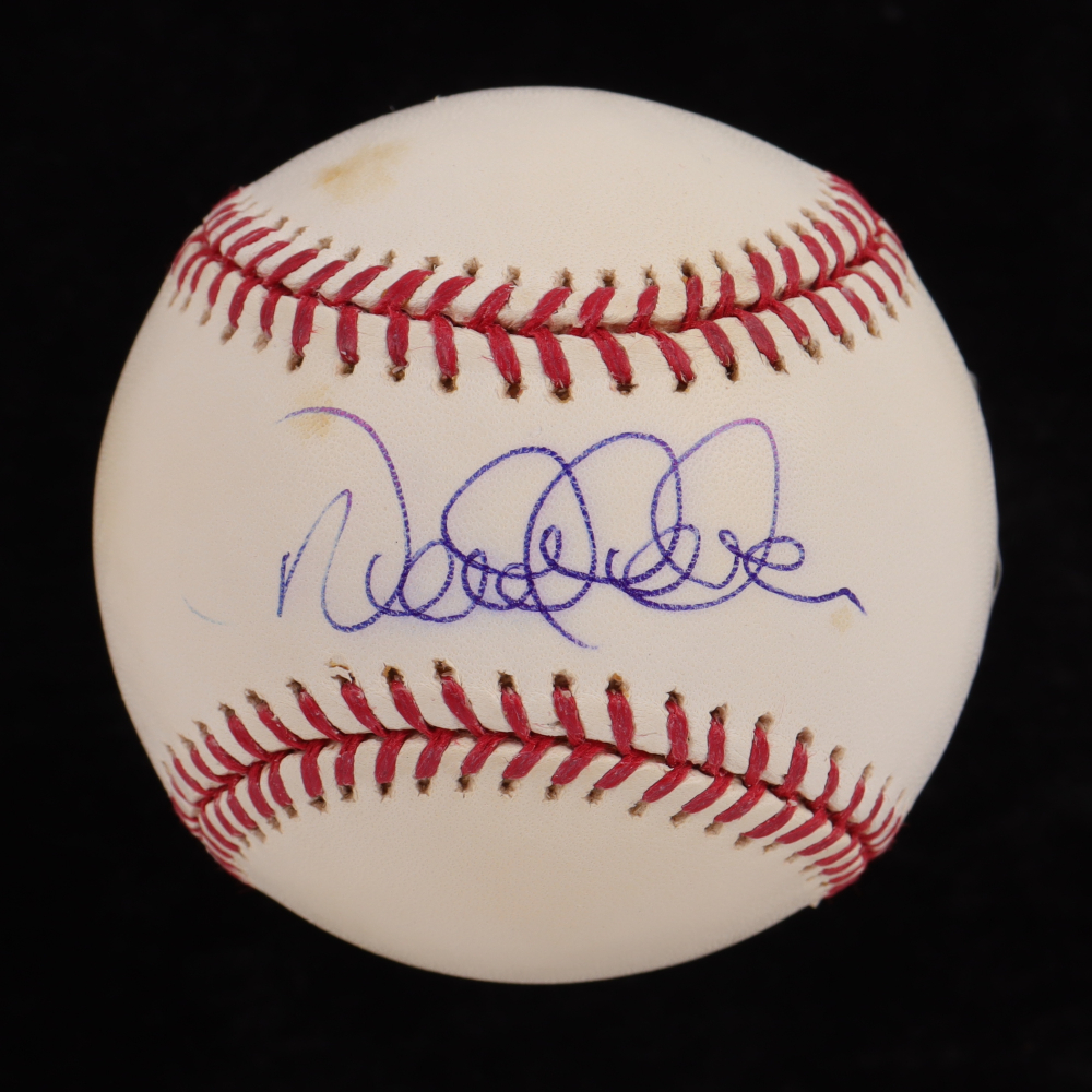 Derek Jeter Signed OML Baseball with Display Case (Beckett) | Pristine ...