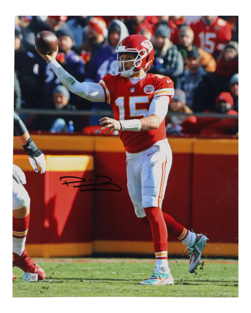 Patrick Mahomes Signed Chiefs 16x20 Photo (Beckett) | Pristine Auction