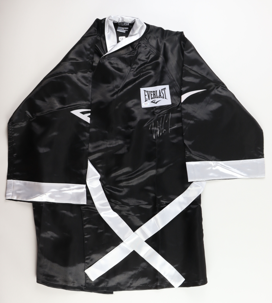Mike Tyson Signed Everlast Boxing Robe (PSA) | Pristine Auction