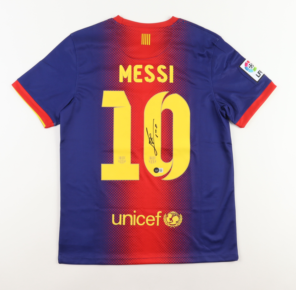 Lionel Messi Signed Barcelona Jersey (Beckett) | Pristine Auction