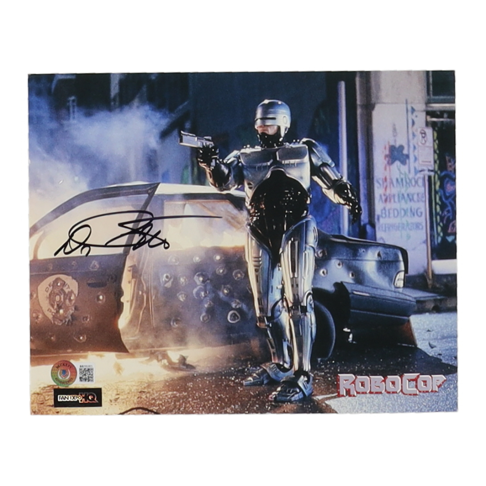 Peter Weller Signed "RoboCop" 8x10 Photo (Beckett) | Pristine Auction