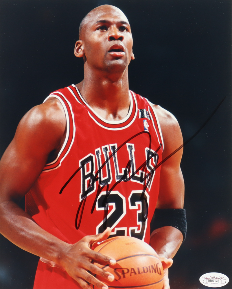 Michael Jordan Signed Bulls 8x10 Photo (JSA) | Pristine Auction