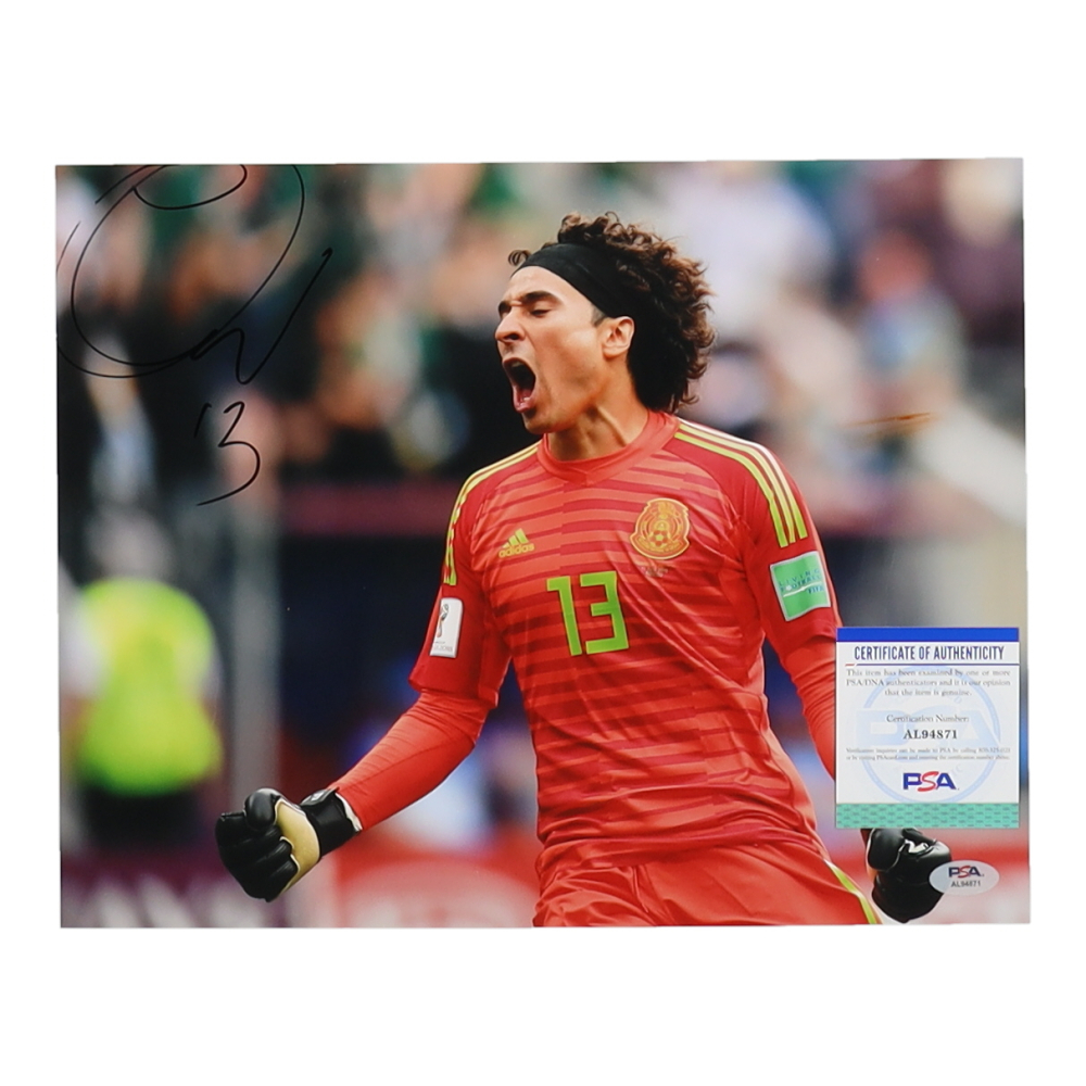 Guillermo Ochoa Signed Team Mexico 11x14 Photo (PSA) | Pristine Auction