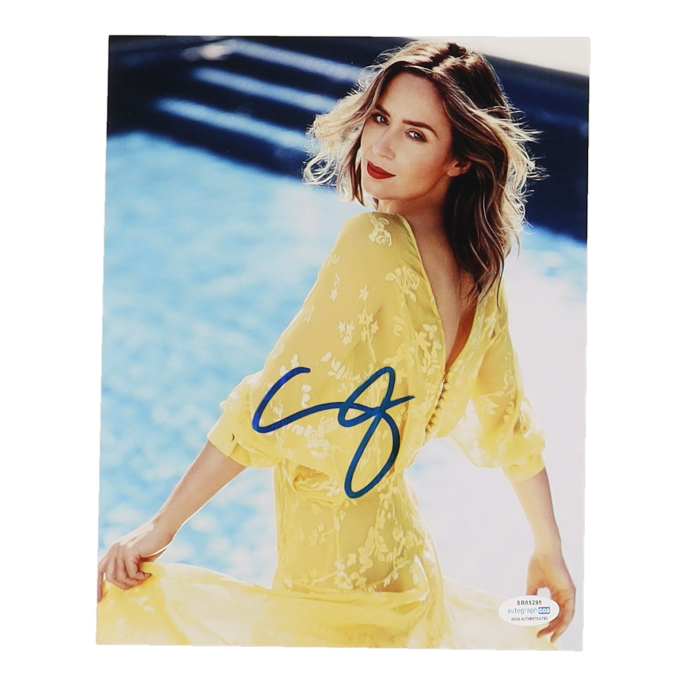 Emily Blunt Signed 8x10 Photo (AutographCOA) | Pristine Auction