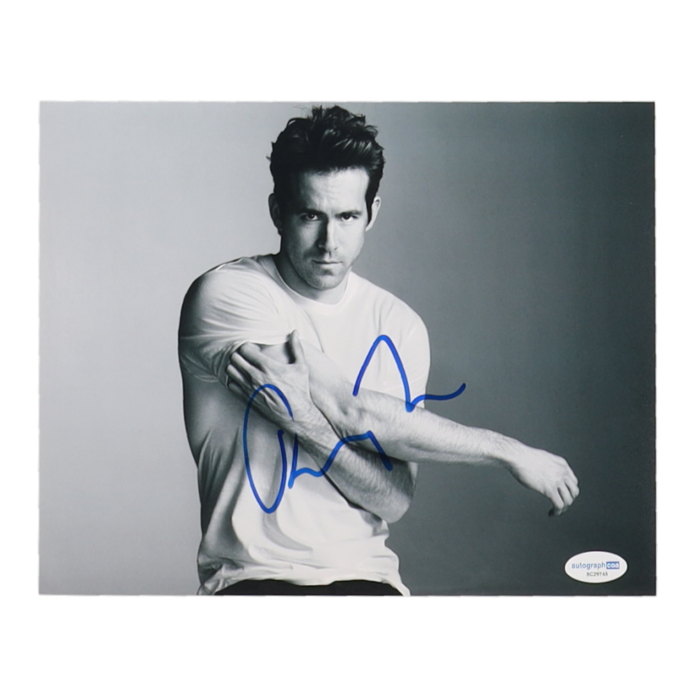 Ryan Reynolds Signed 8x10 Photo (AutographCOA) | Pristine Auction