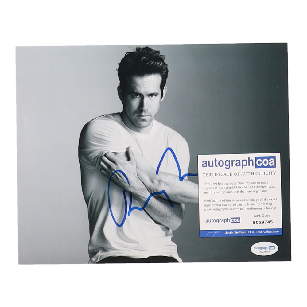 Ryan Reynolds Signed 8x10 Photo (AutographCOA) | Pristine Auction