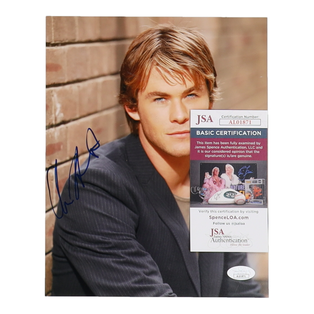 Chris Hemsworth Signed 8x10 Photo (JSA) | Pristine Auction